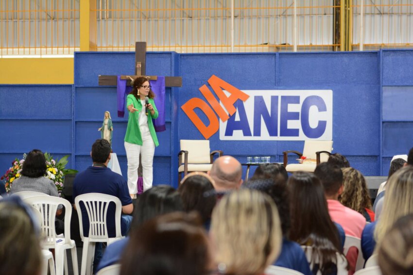 Março e abril: Dia ANEC reúne educadores de norte a sul do Brasil - ANEC